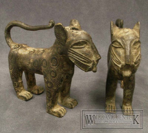 1278: PAIR BENIN BRONZE MALE/FEMALE LEOPARDS