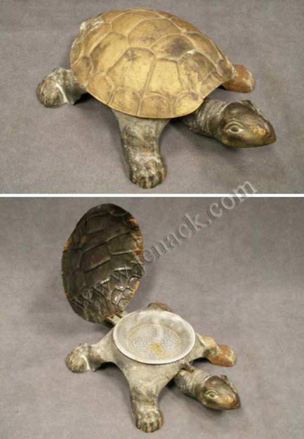 263: VINTAGE METAL TURTLE SPITTOON