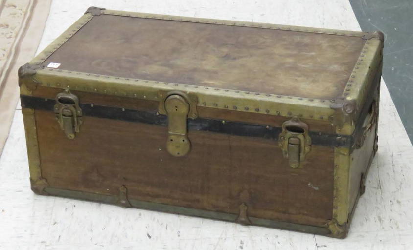 Wwii Era Us Army Foot Locker. Height 13 1/4"; Width 30