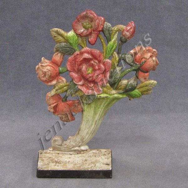 220: VINTAGE HUBLEY CAST IRON CORNUCOPIA/ROSES DOORSTOP
