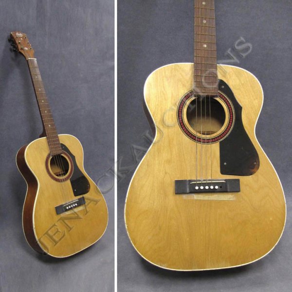32: VINTAGE STELLA/HARMONY ACOUSTIC GUITAR