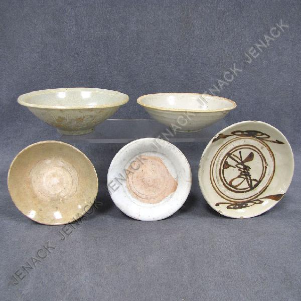 73: LOT (5) CHINESE SOUTHERN SUNG POTTERY