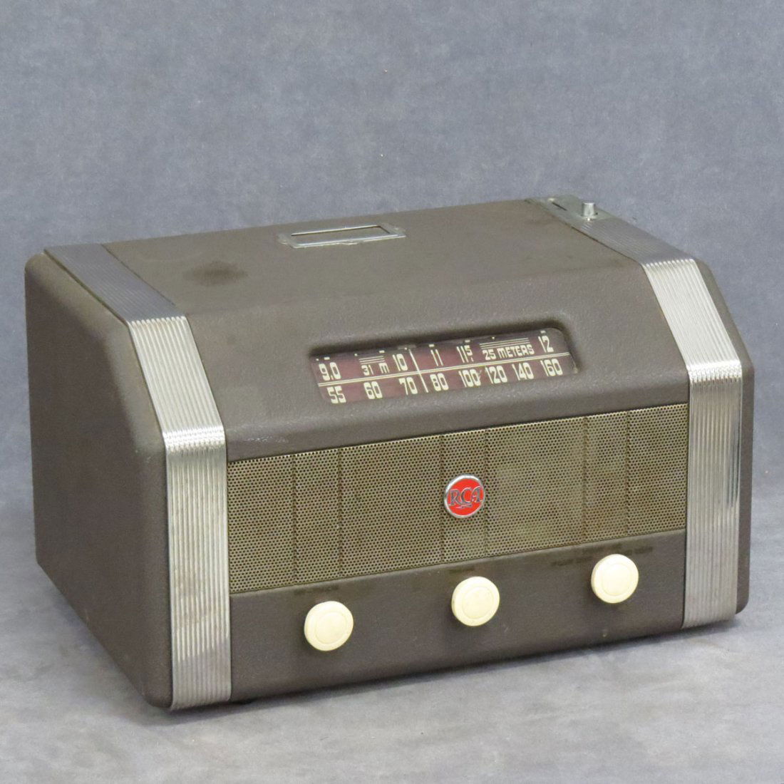 RCA MODEL MI-13174 COIN OPERATED RADIO