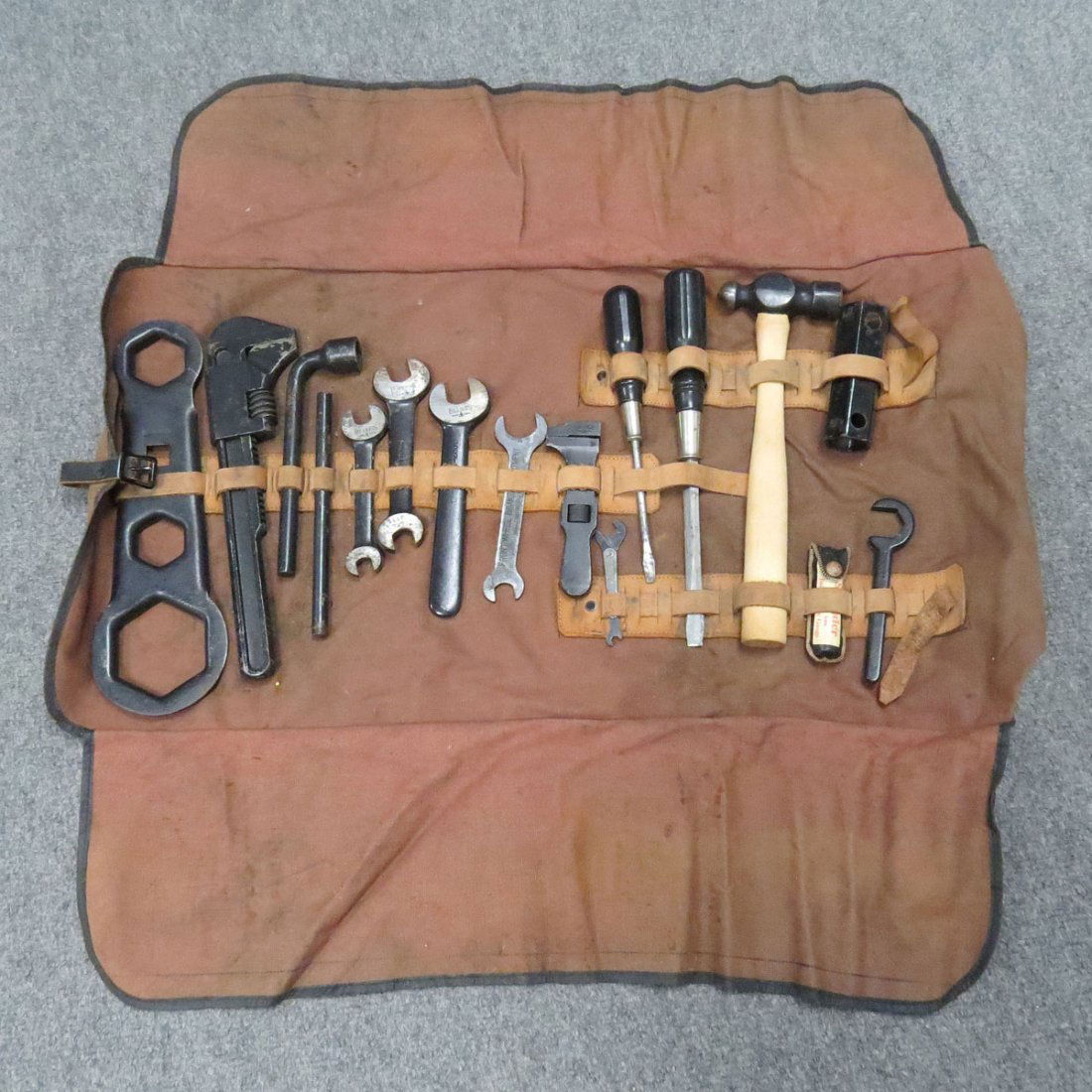 VINTAGE PIERCE ARROW FACTORY ORIGINAL TOOL KIT