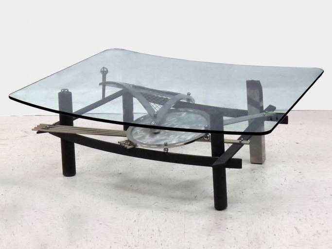 Design Institute Of America Cocktail Table