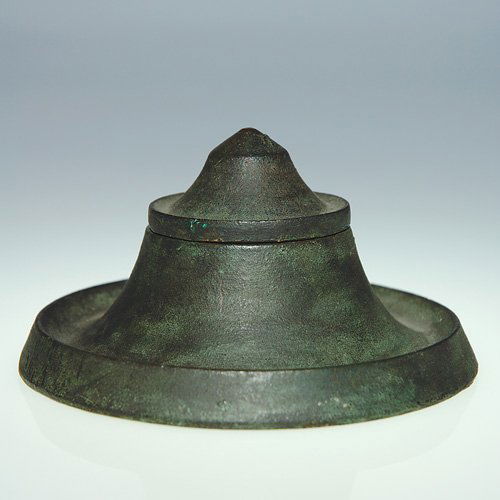 1561: E.T. Hurley bronze inkwell, 1920, 2 1/2" x 5"