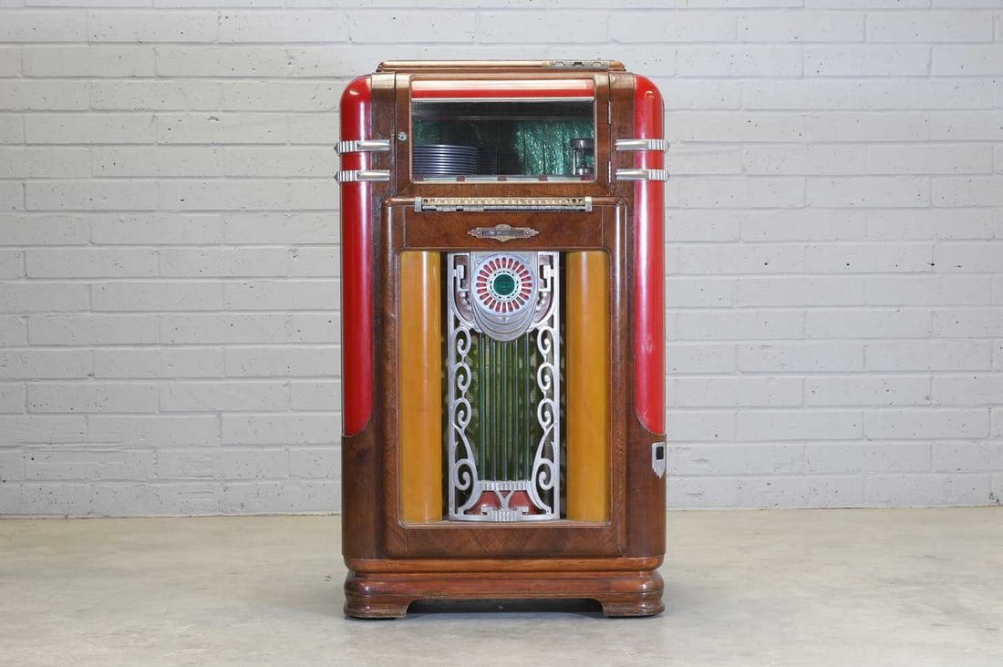 An American 'wurlitzer 600' Jukebox, Auction