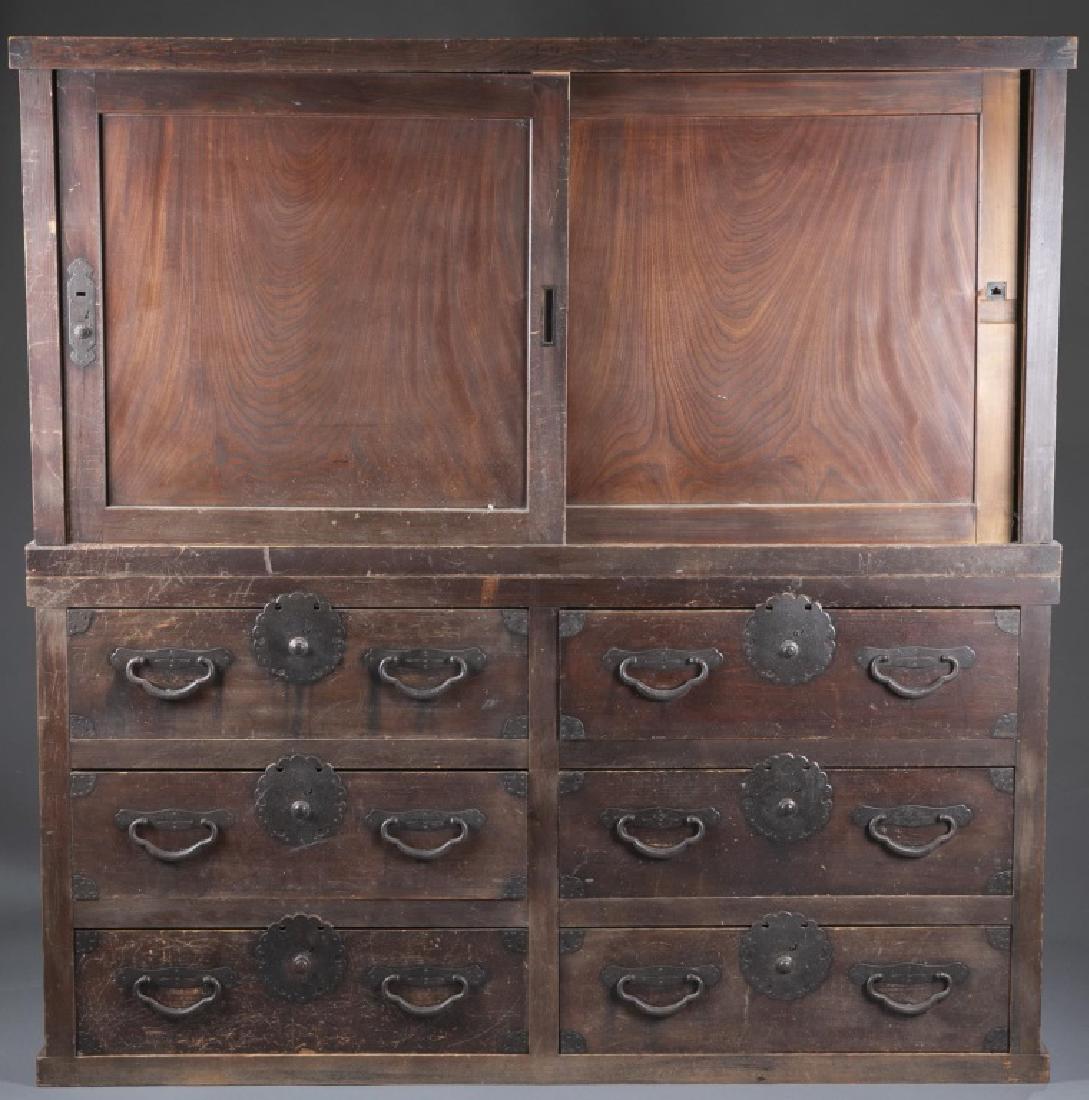 Large Japanese Mizuya Tansu Chest.