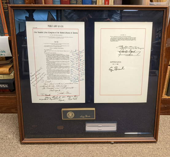 George Bush Presidential Signing Pen.