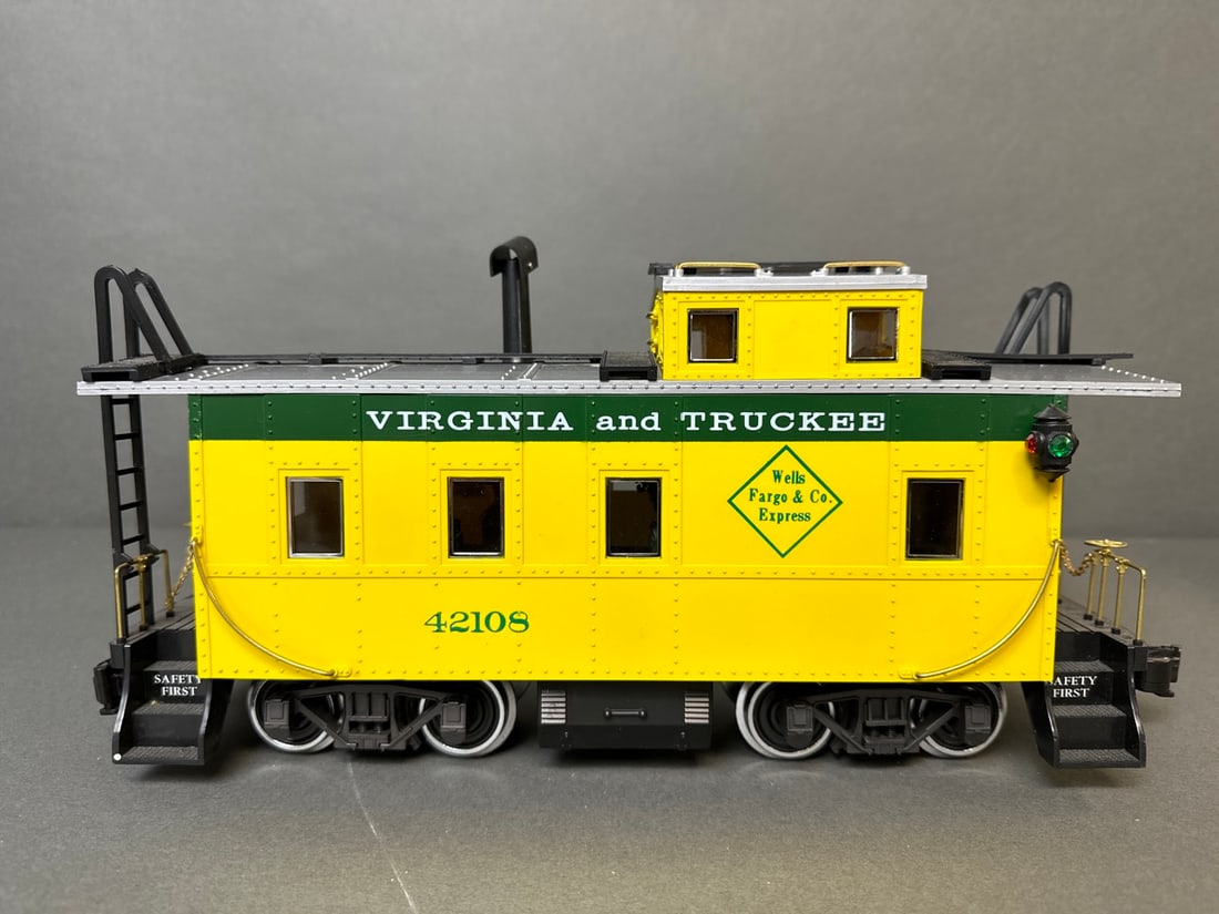 Aristo Craft/ Railway Express Agency G-scale Mismatch Caboose Cars ...