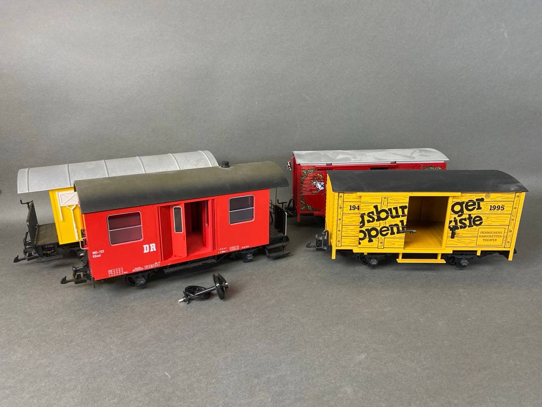 Lgb Trains G-scale Mismatch Cars - Dr Baggage Car, Nestle Bunny ...