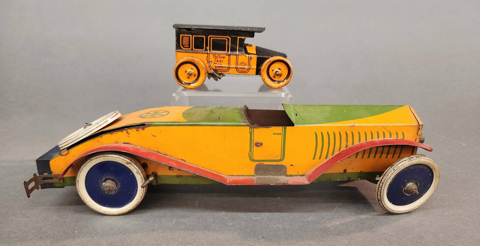 2 Early American Tin Litho Wind Up Cars Auction
