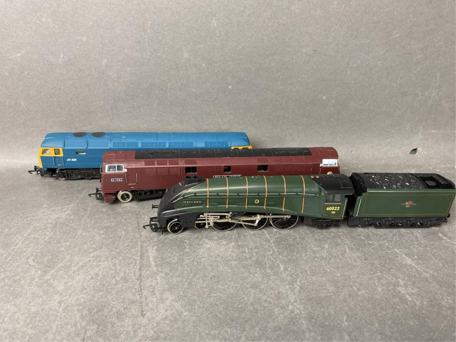 Hornby Railway R350 Locomotive And Tender, R075 Br Auction