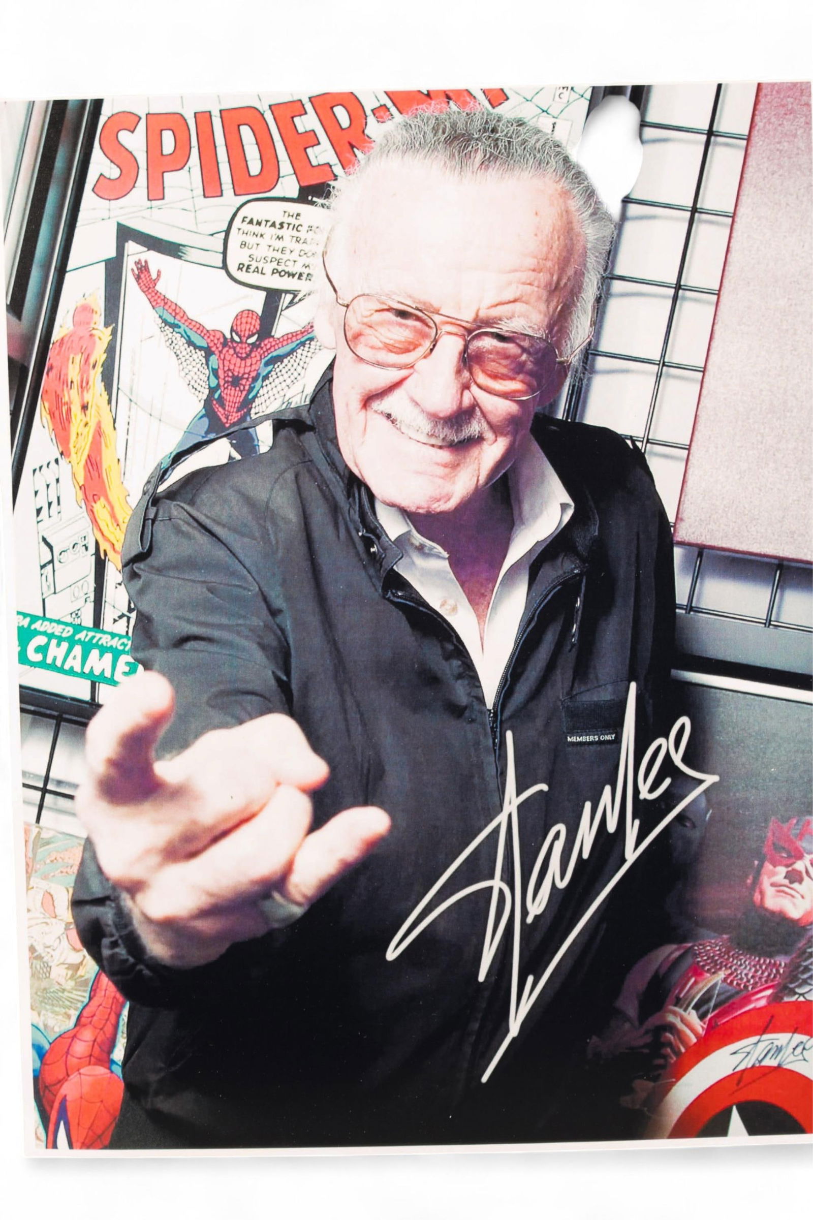 Stan Lee Signed Photograph - Jul 17, 2025 | Quinn's Auction Galleries In Va