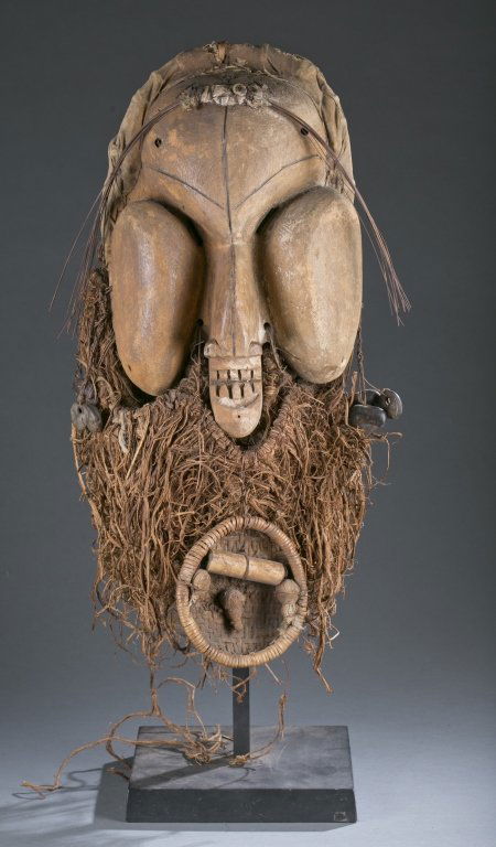 Kakuungu face mask, late 19th / early 20th century