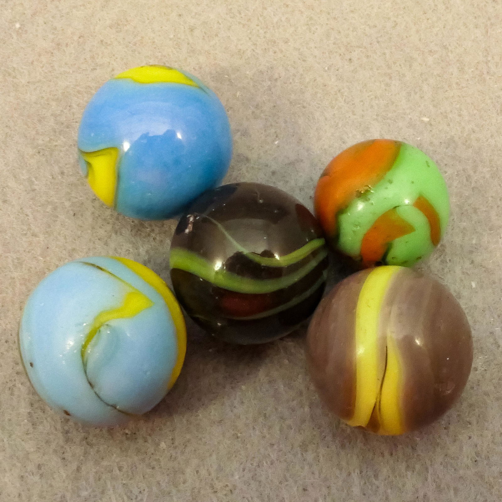 Marbles: Christensen Agate Company, Swirl. 5 Marbles.