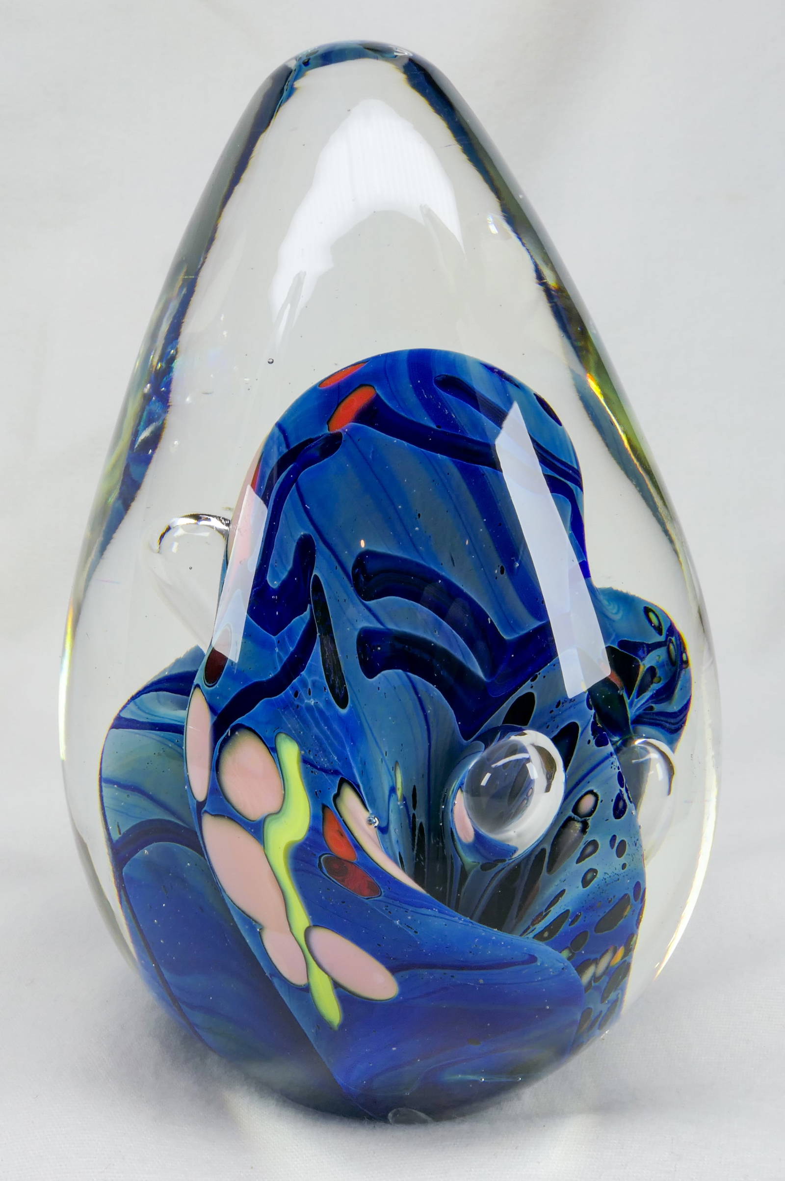 Paperweight: Karg Art Glass. Egg Shape. Auction