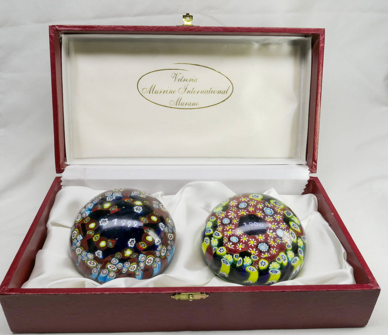 Paperweight: Murano, Alt. Millenium Paperweights. Auction