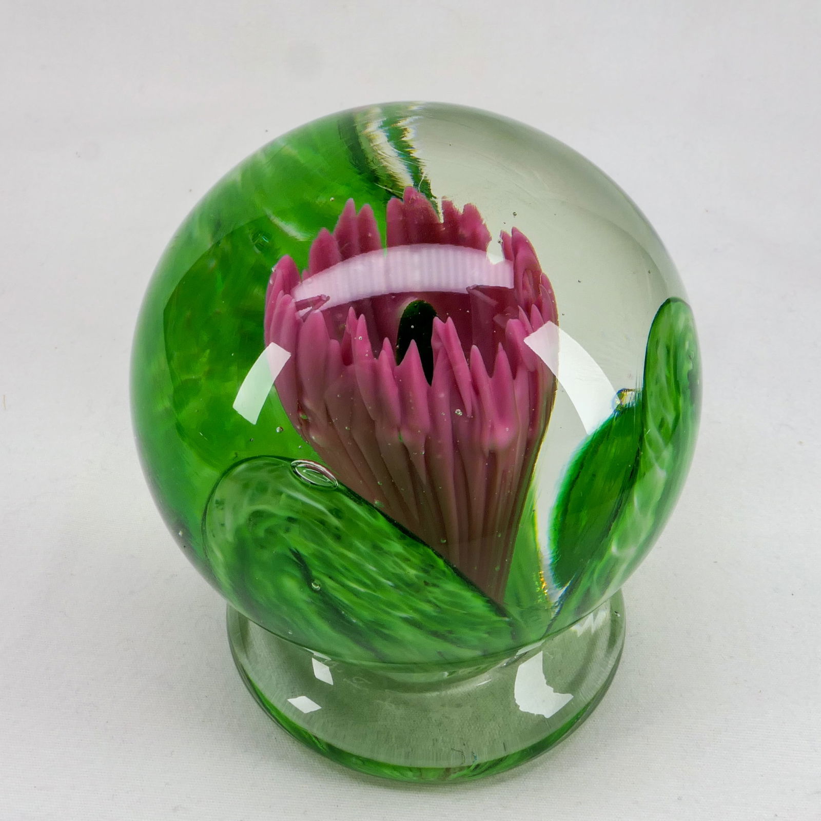 Paperweight: Zimmerman Art Glass, Joe Zimmerman. Crocus. Footed. Auction