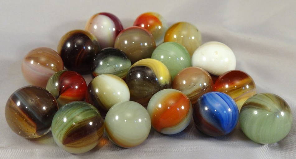 Marbles: Lot 32. Master Marble Co, 20 Assorted