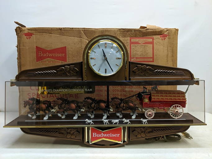 Rare Hanging Budweiser Clydesdale Clock