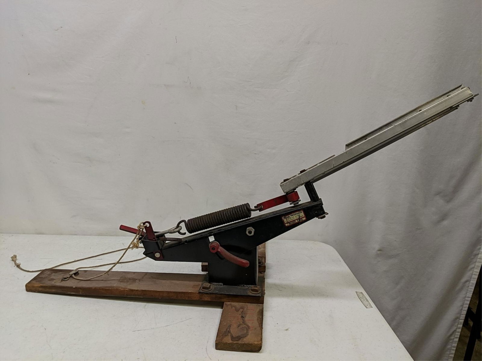 Trius Trap Clay Pigeon Thrower Model E56