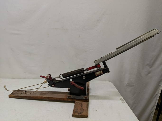 Trius Trap Clay Pigeon Thrower Model E56
