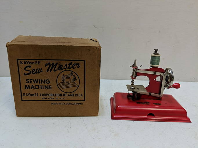 Vintage Toy Sew Master Sewing Machine