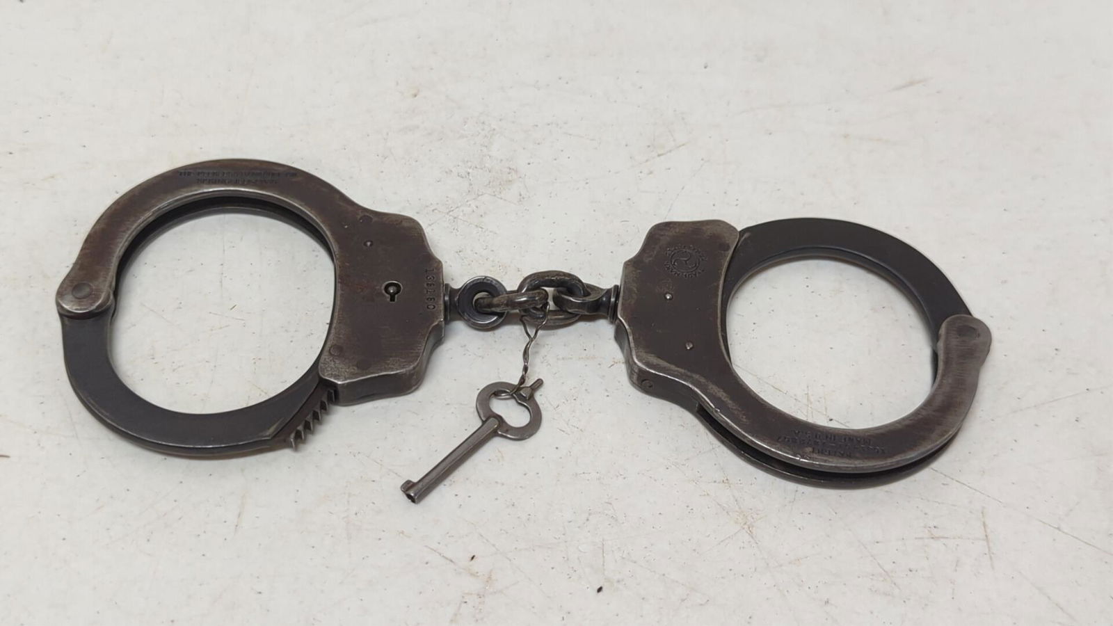 Authentic Peerless handcuffs with key - Jan 14, 2023 | Heritage ...