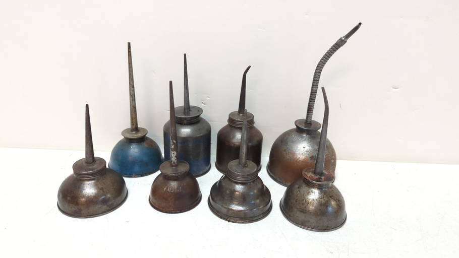 (8) Vintage Machinist Oil Cans