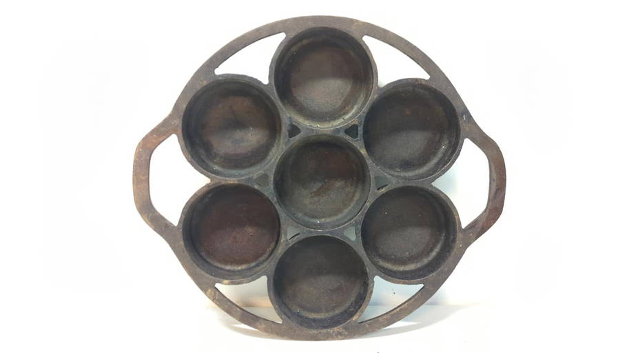 Lodge Cast Iron Biscuit, Cornbread Baking Skillet