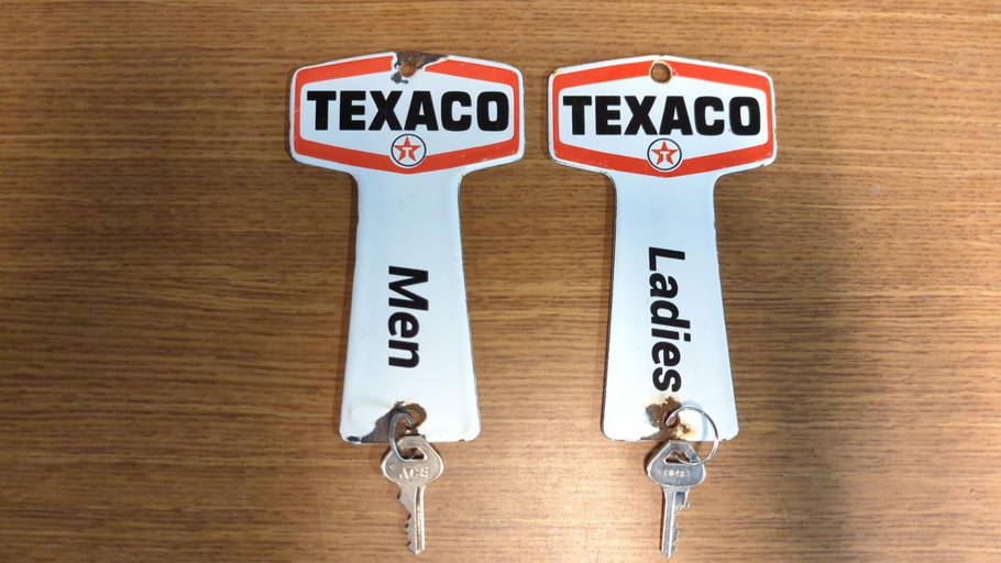 Texaco Porcelain Men & Ladies Bathroom Keys