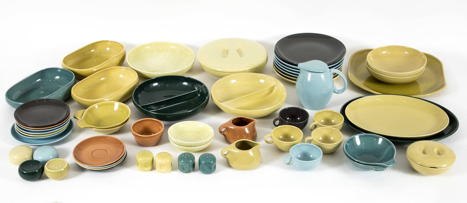 54 Piece Collection Of Russel Wright Dinnerware Auction