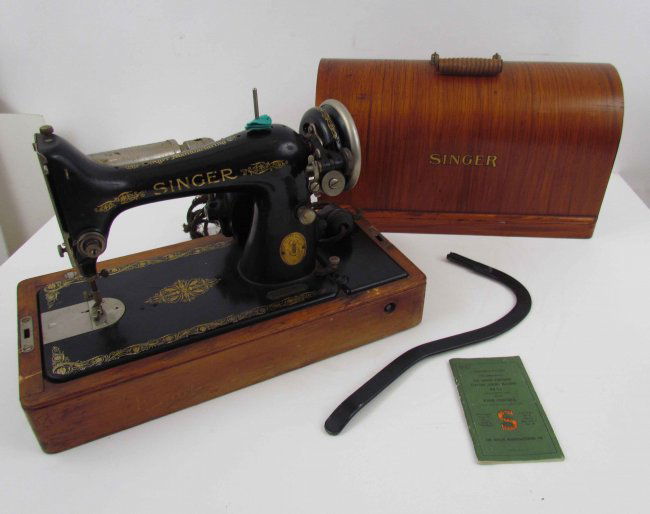 Vintage Portable Singer Sewing Machine # GO343937 : Lot 729