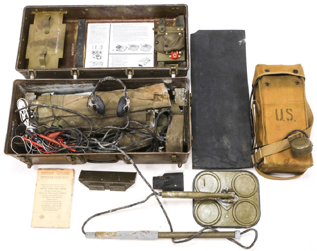 WWII US SIGNAL CORPS MINE DETECTOR SET AN/PRS-3D