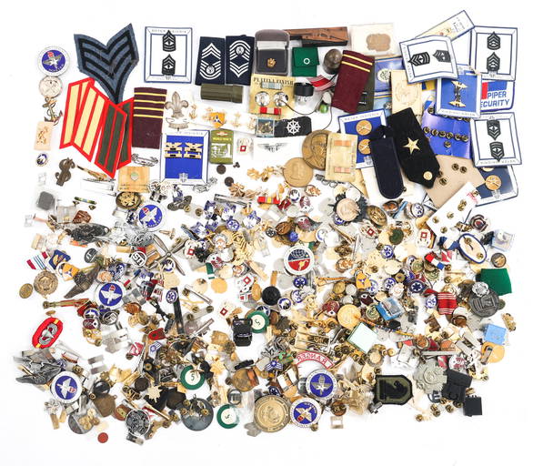 COLD WAR - CURRENT US MILITARY INSIGNIA LOT (#81625) on Sep 14, 2022 ...