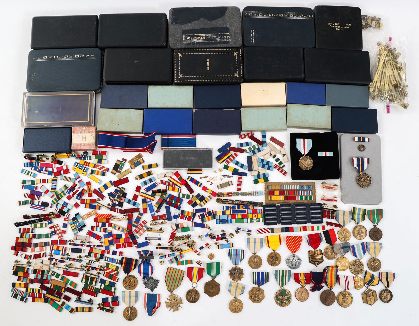 WWII - COLD WAR US ARMED FORCES MEDALS & RIBBONS (#83518) on Jan 12 ...