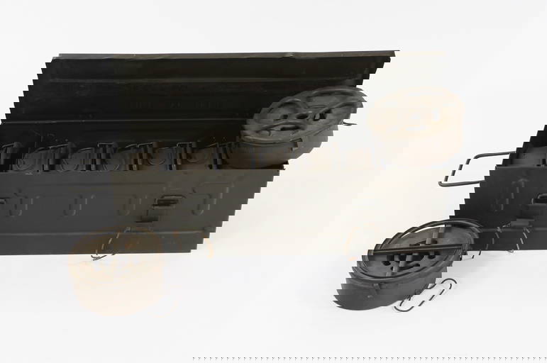 Wwii Us Army M1 Anti Tank Mines & M152 Mine Crate