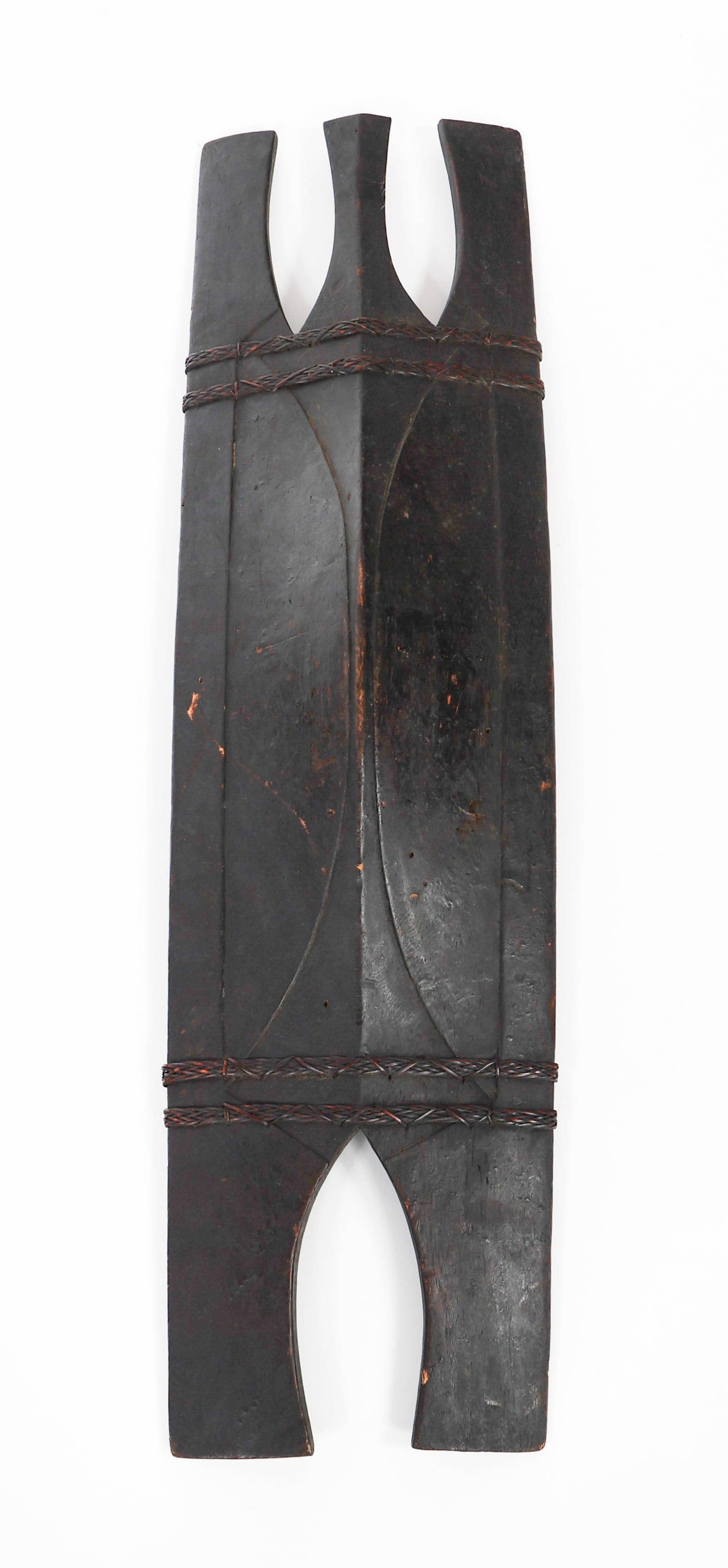 Filipino Headhunters Kalasag Wooden Shield Auction