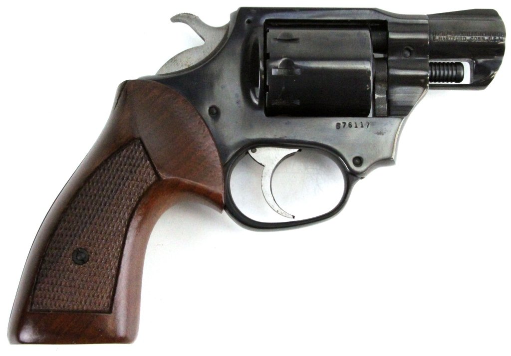 HIGH STANDARD SENTINEL 22 CAL REVOLVER W/ CYLINDER