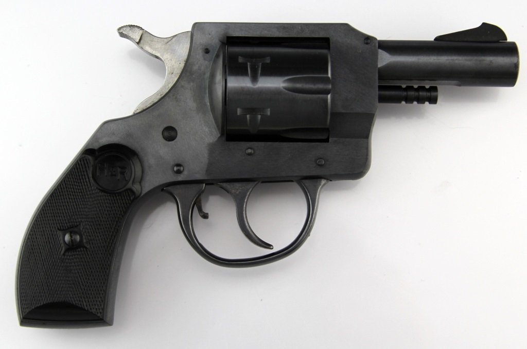 H&R MODEL 732 REVOLVER IN .32 S&W