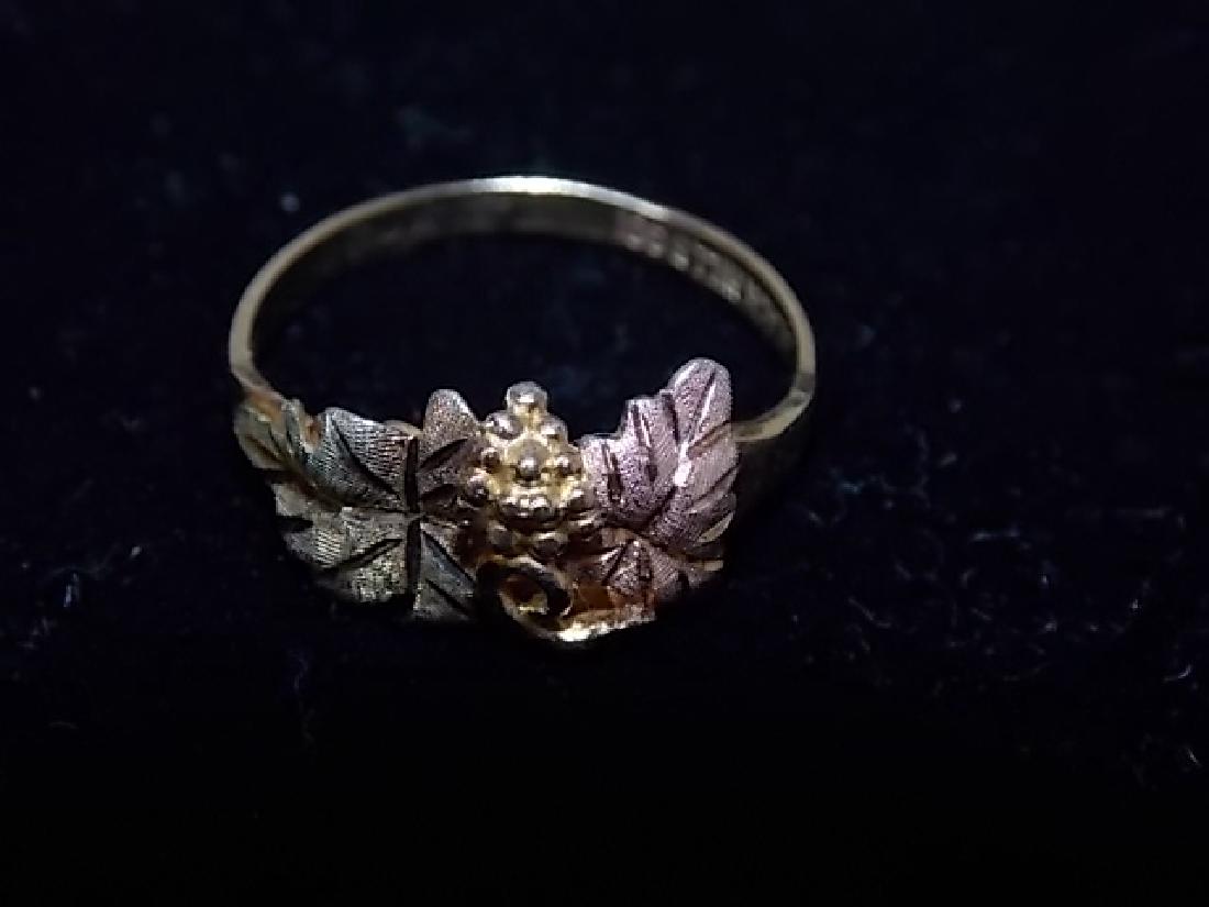 VINTAGE ESTATE 10K GOLD WOMAN'S GRAPE LEAF RING 2.0g