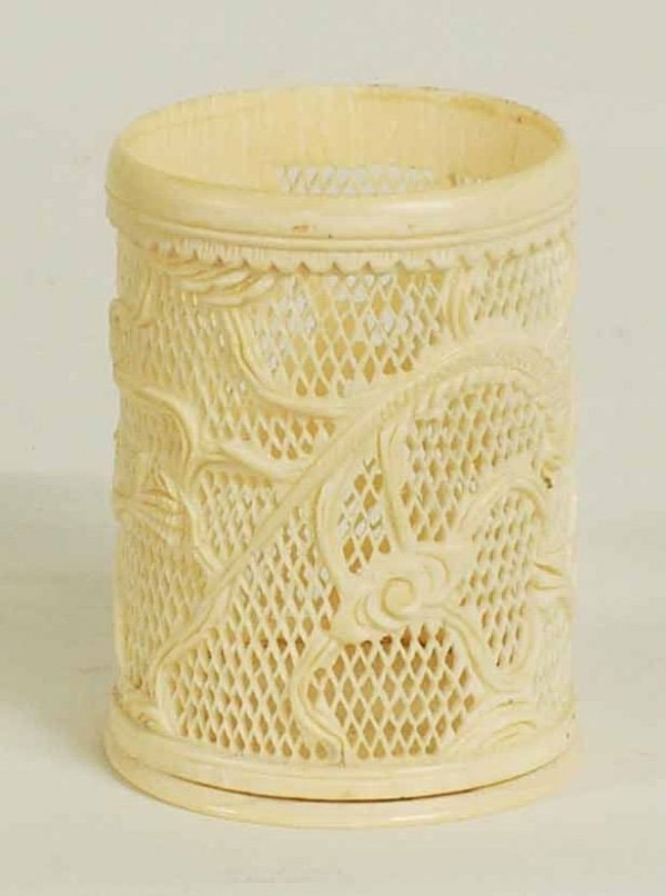 1009: GOOD PIERCE CARVED IVORY BRUSH POT