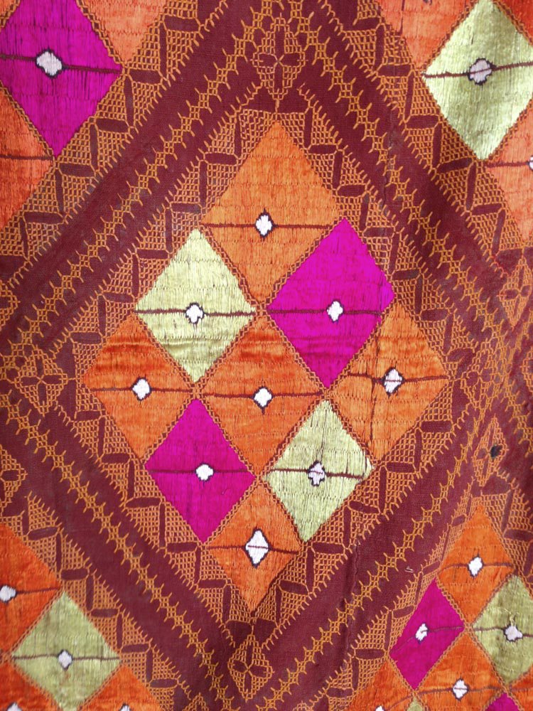 Vintage Surajmukhi Phulkari Textile with Chope stitches - Nov 26, 2017 ...