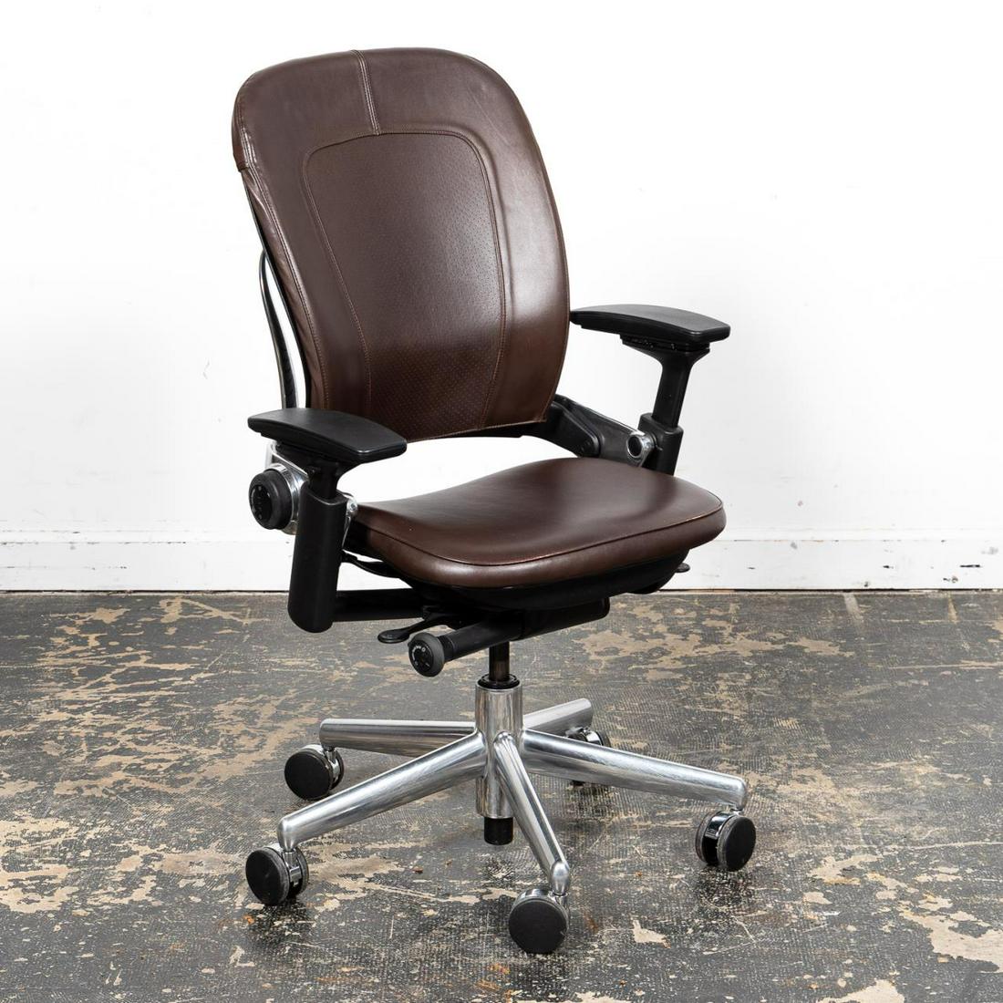 COACH FOR STEELCASE BROWN LEATHER OFFICE CHAIR - Mar 08, 2020 | Ahlers ...