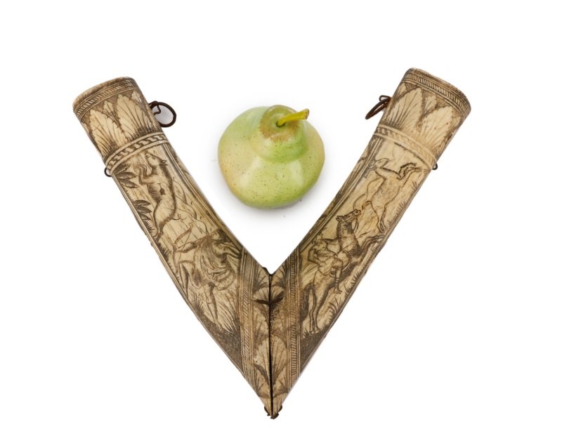 17th C. German Scrimshaw Engraved Bone Quiver