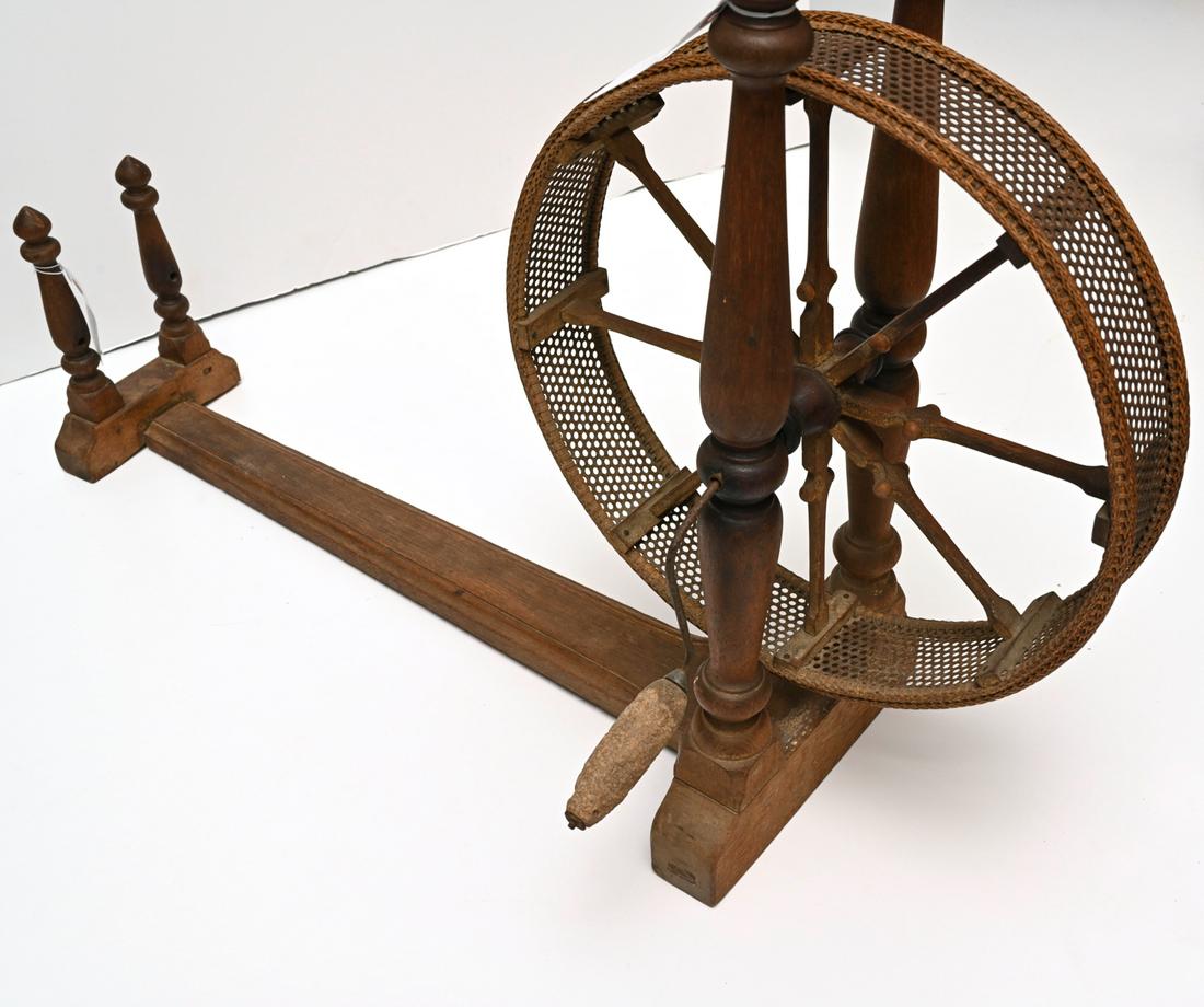 Antique Table Top Spinning Wheel