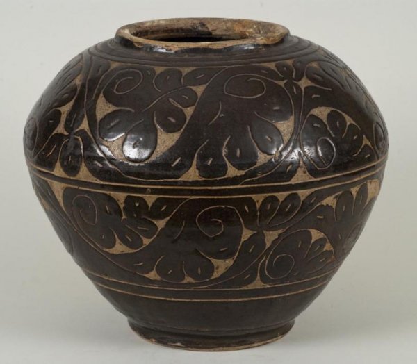 108: Antique Chinese Cizhou type sgraffito earthenware