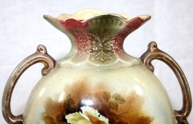 ANTIQUE ROYAL FENTON FLOWER VASE : Lot 403