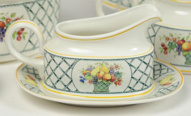 A VILLEROY AND BOCH "BASKET" PATTERN CHINA SET Late 20t : Lot 9